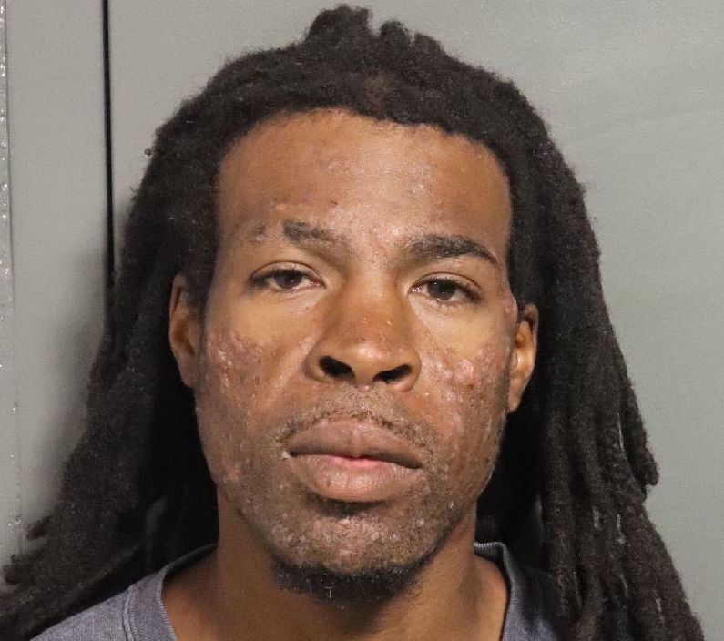 Man pleads to lesser charge in knife incident downtown; he committed ...